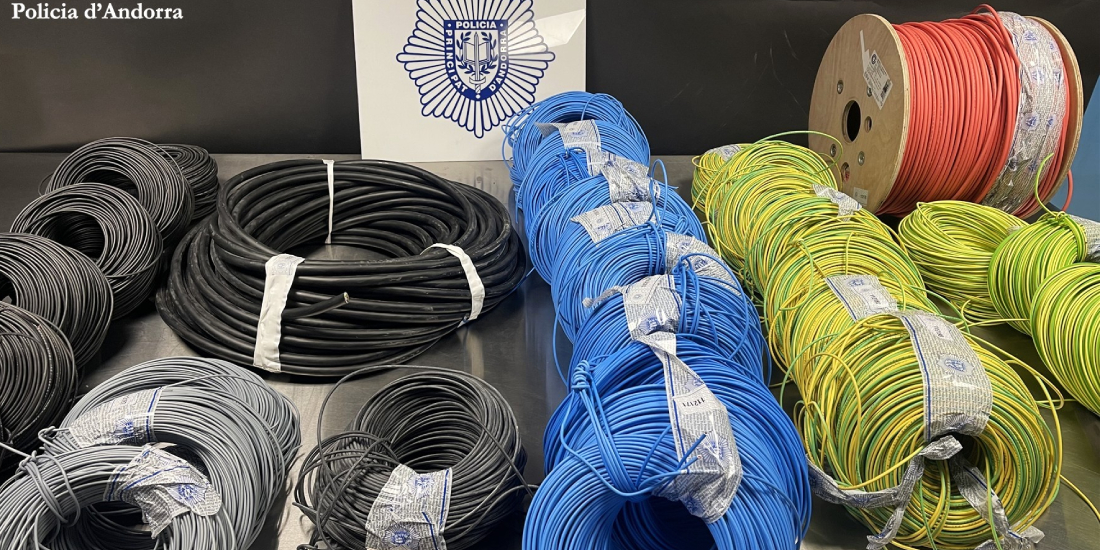 Detinguts dos joves amb 246 quilos de cable elèctric presumptament ...
